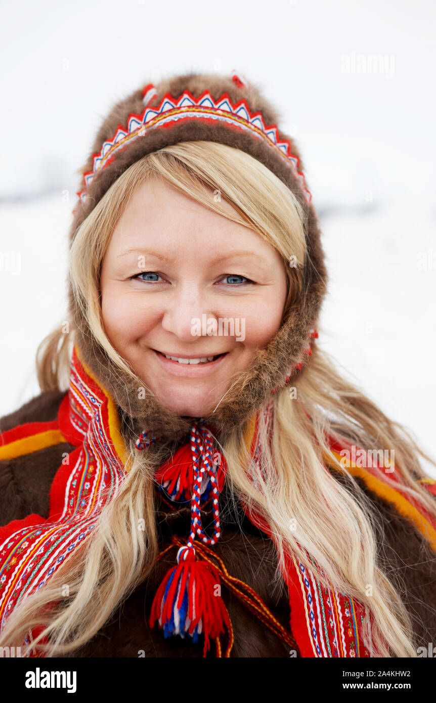 Portrait von laplander Frau. Lapp/Lappen/Laplander/Laplanders ...