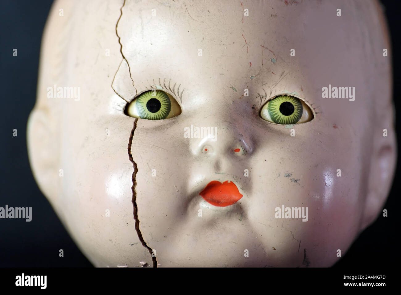 Abgetrennter kopf der puppe -Fotos und -Bildmaterial in hoher Auflösung ...