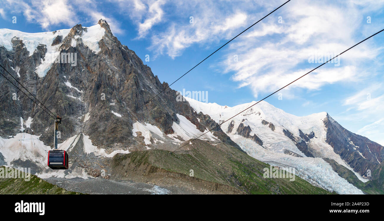 Mont Blanc Massiv, Frankreich. Seilbahn von Chamonix zur Aiguille du Midi. Ski, Bergsteigen ...