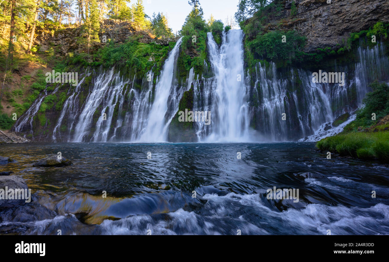Macarthur burney falls memorial state park -Fotos und -Bildmaterial in ...