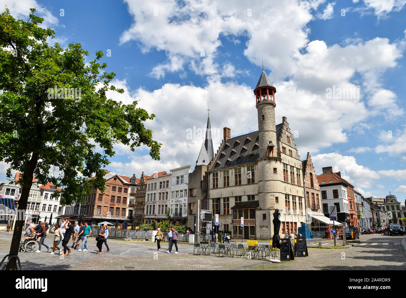 Cathedral square ghent -Fotos und -Bildmaterial in hoher Auflösung – Alamy
