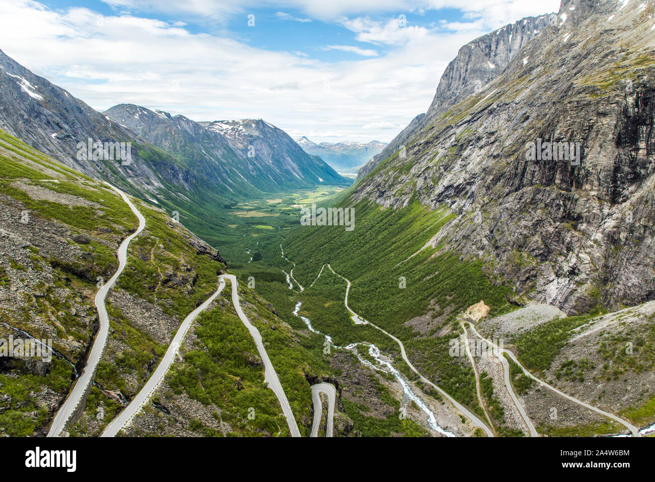 Route geiranger trollstigen -Fotos und -Bildmaterial in hoher Auflösung ...