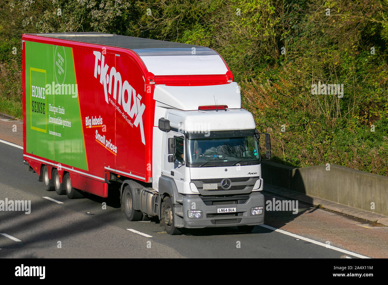 TK-Maxx, (TK Maxx); Bulk Transport-LKW, Spedition, Lkw, Transport ...