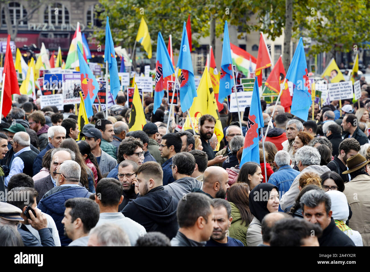 Flagge von syrien kurdistan -Fotos und -Bildmaterial in hoher Auflösung ...