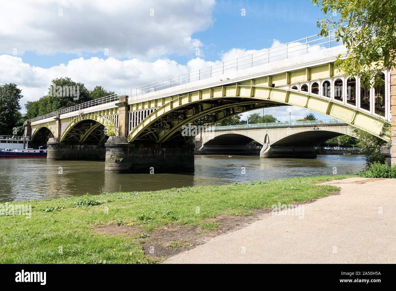 Themse im sommer -Fotos und -Bildmaterial in hoher Auflösung – Alamy
