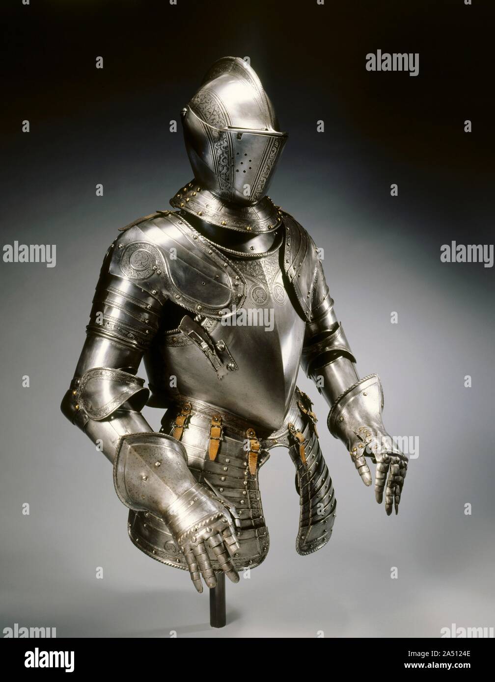 Roman suit of armor -Fotos und -Bildmaterial in hoher Auflösung – Alamy