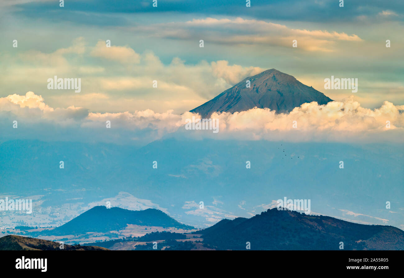 Popocatepetl vulkan und iztaccihuatl vulkan -Fotos und -Bildmaterial in ...