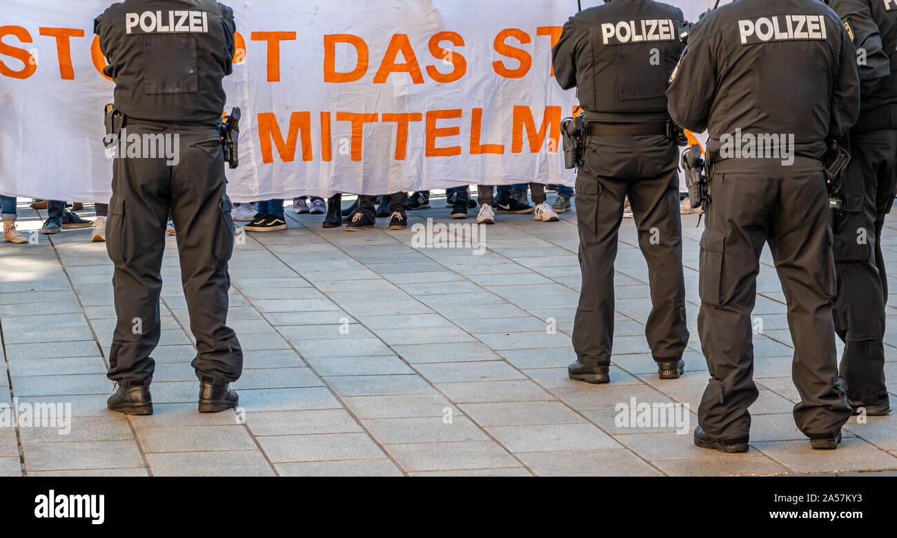 German riot police -Fotos und -Bildmaterial in hoher Auflösung – Alamy
