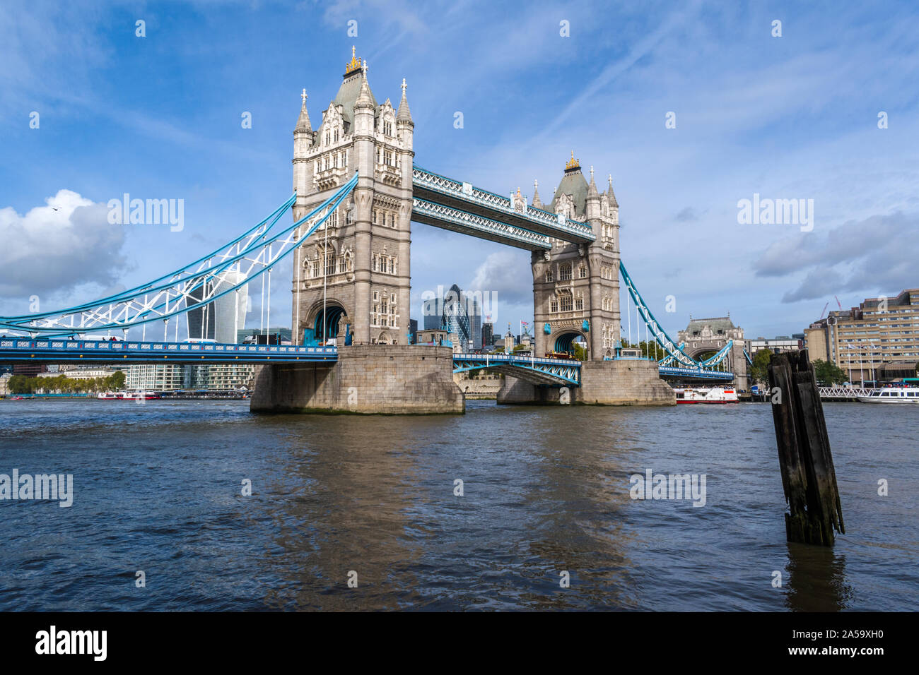 London tower bridge blossom -Fotos und -Bildmaterial in hoher Auflösung ...