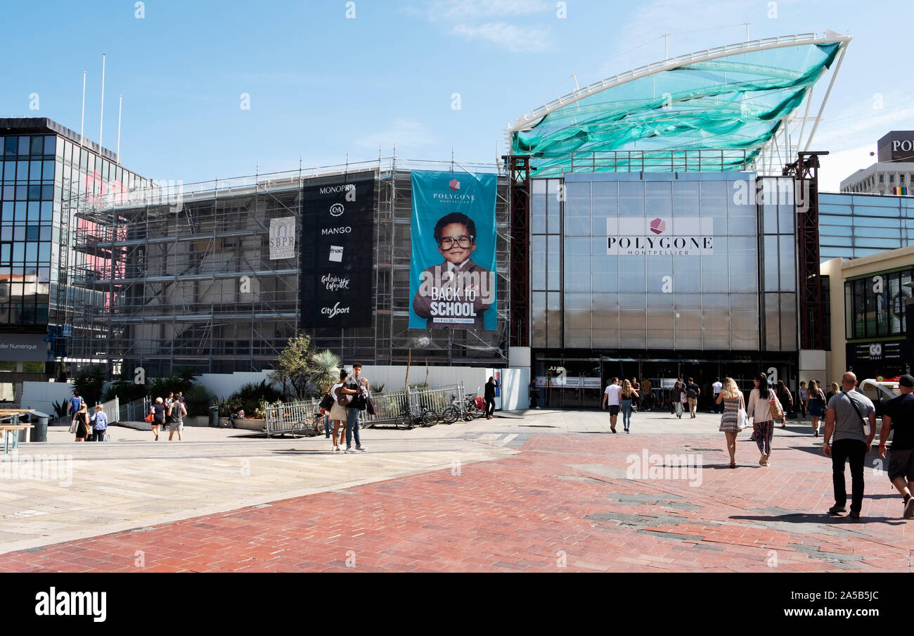 MONTPELLIER, Frankreich - 19. SEPTEMBER 2019: Ein Blick auf die Fassade ...
