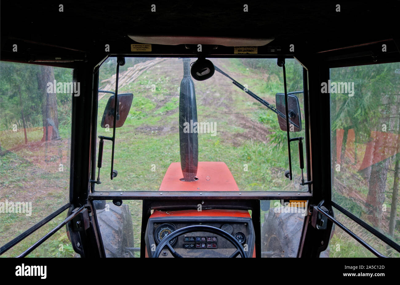Traktor cockpit -Fotos und -Bildmaterial in hoher Auflösung – Alamy