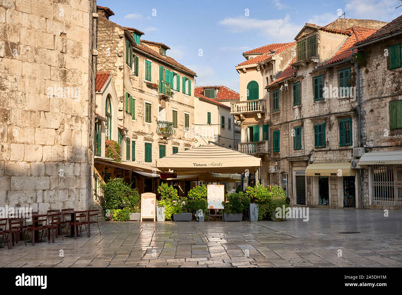Croatia split shopping -Fotos und -Bildmaterial in hoher Auflösung – Alamy
