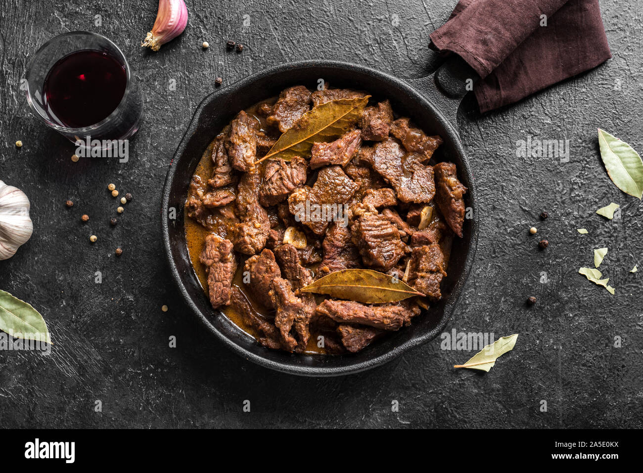 Geschmorter rinderschmorbraten -Fotos und -Bildmaterial in hoher ...