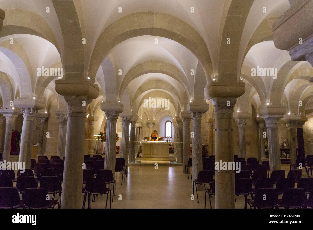 Krypta der kathedrale von otranto -Fotos und -Bildmaterial in hoher ...