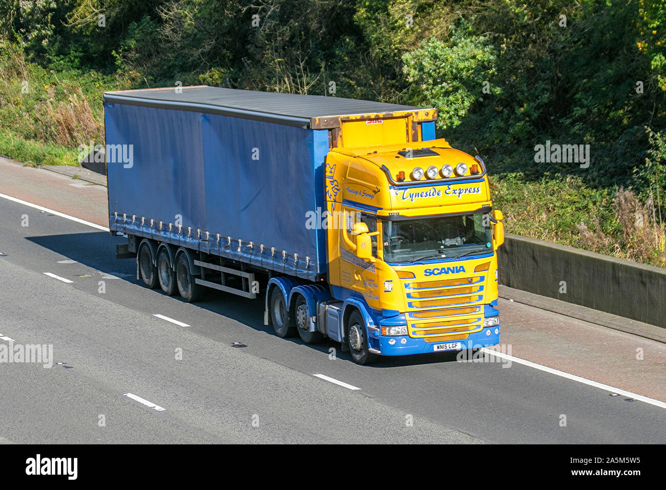 Truck lorry logistics trucks -Fotos und -Bildmaterial in hoher ...