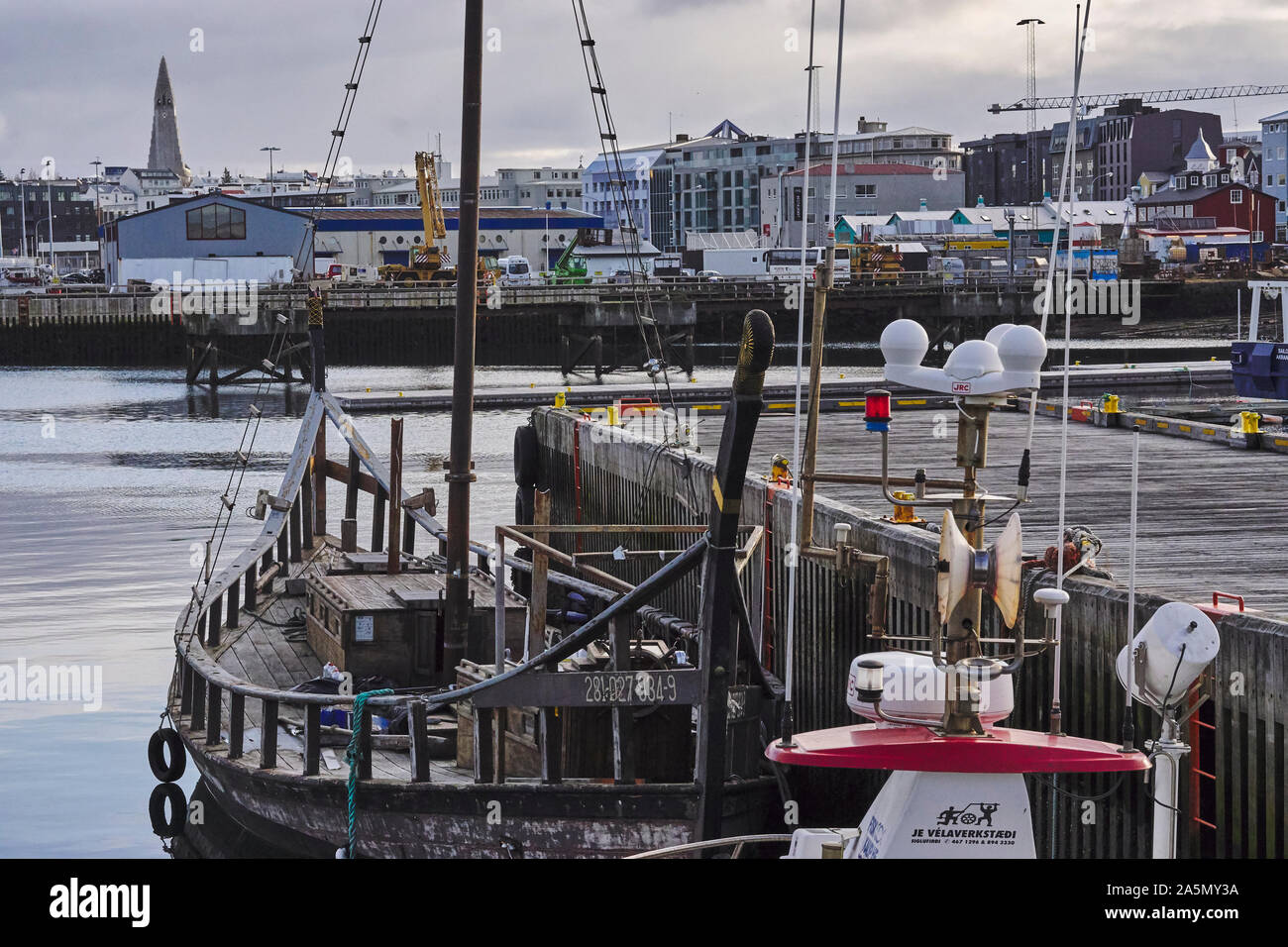 Vikings ship ships -Fotos und -Bildmaterial in hoher Auflösung – Alamy
