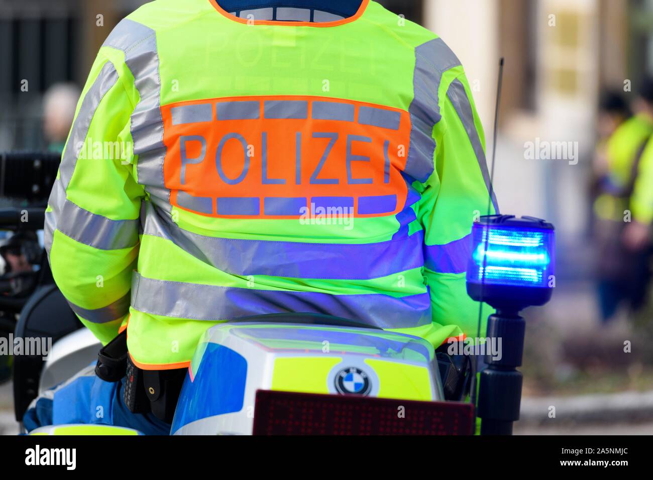 Polizei uniform motorrad -Fotos und -Bildmaterial in hoher Auflösung – Alamy
