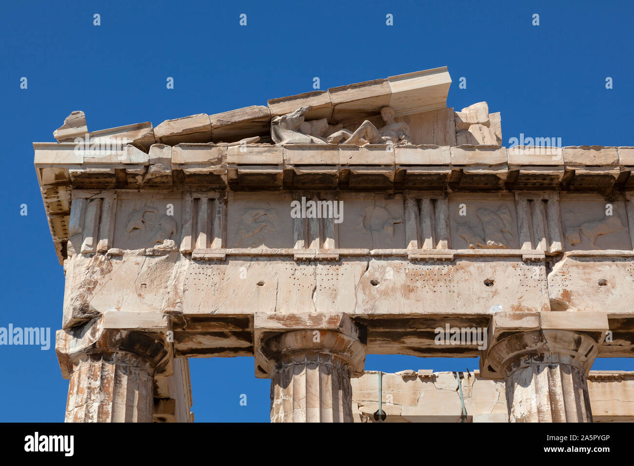 Pediment of parthenon -Fotos und -Bildmaterial in hoher Auflösung – Alamy