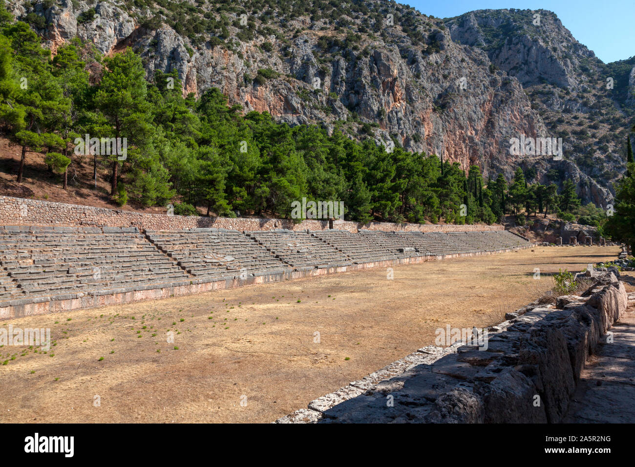 Stadium delphi greece ancient -Fotos und -Bildmaterial in hoher ...