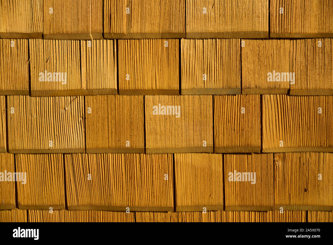 Old weathered wood shingles texture -Fotos und -Bildmaterial in hoher ...