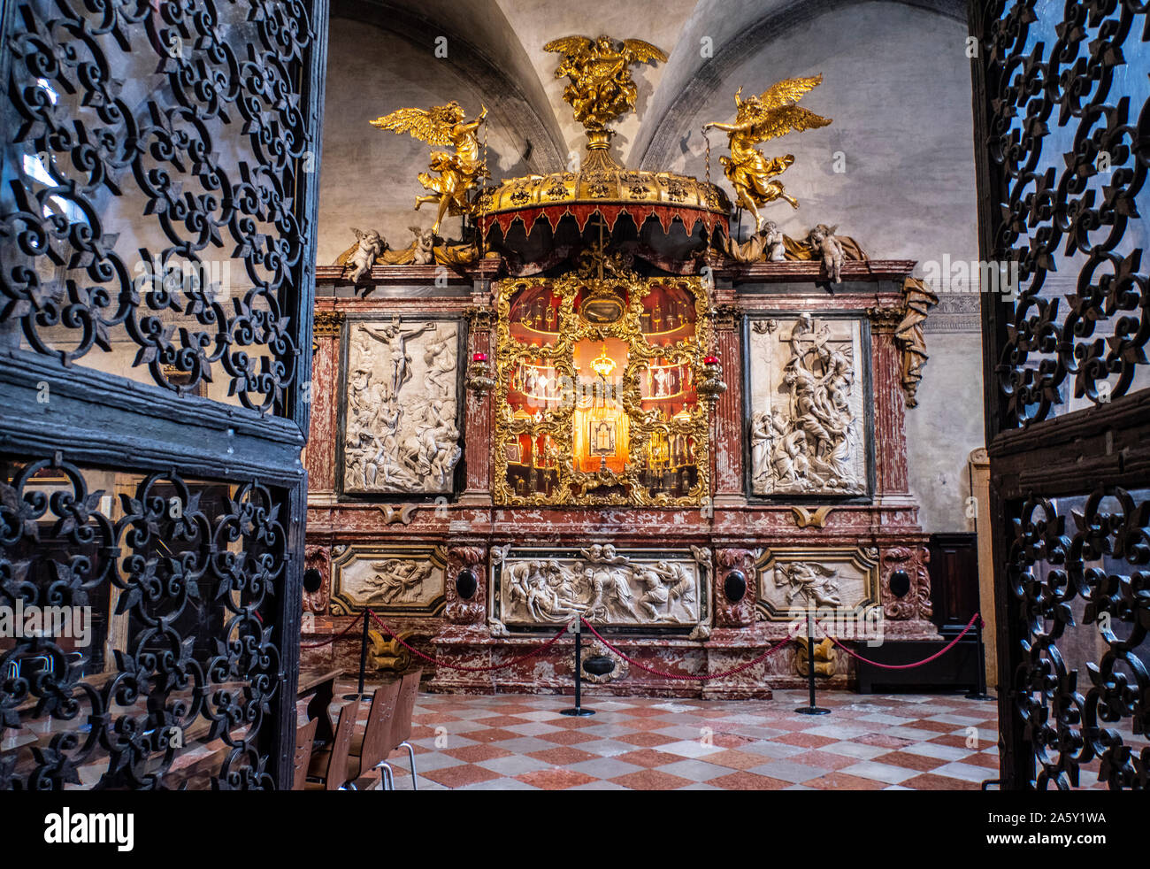 Maria dei frari -Fotos und -Bildmaterial in hoher Auflösung - Seite 3 - Alamy