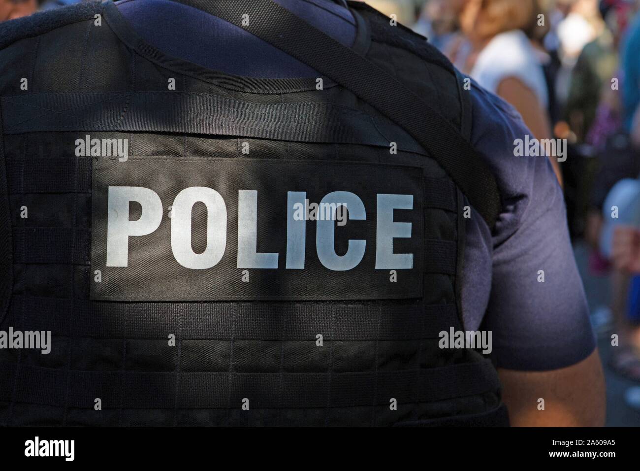 French police uniform paris -Fotos und -Bildmaterial in hoher Auflösung ...