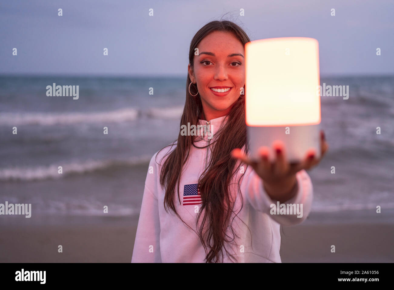 Led nachtlicht -Fotos und -Bildmaterial in hoher Auflösung – Alamy