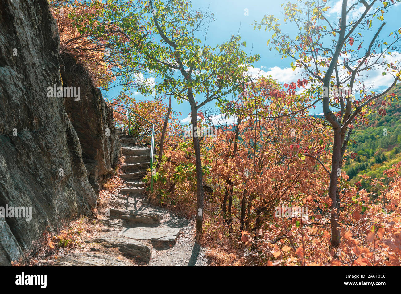Treppen im fels -Fotos und -Bildmaterial in hoher Auflösung – Alamy