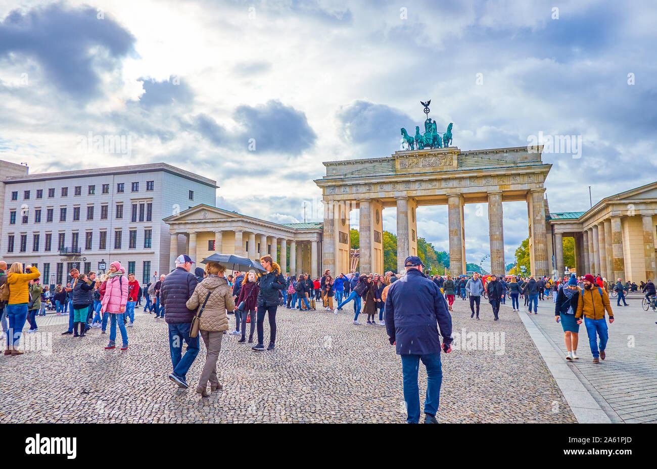 Deutscher einheitstag brandenburger tor -Fotos und -Bildmaterial in ...