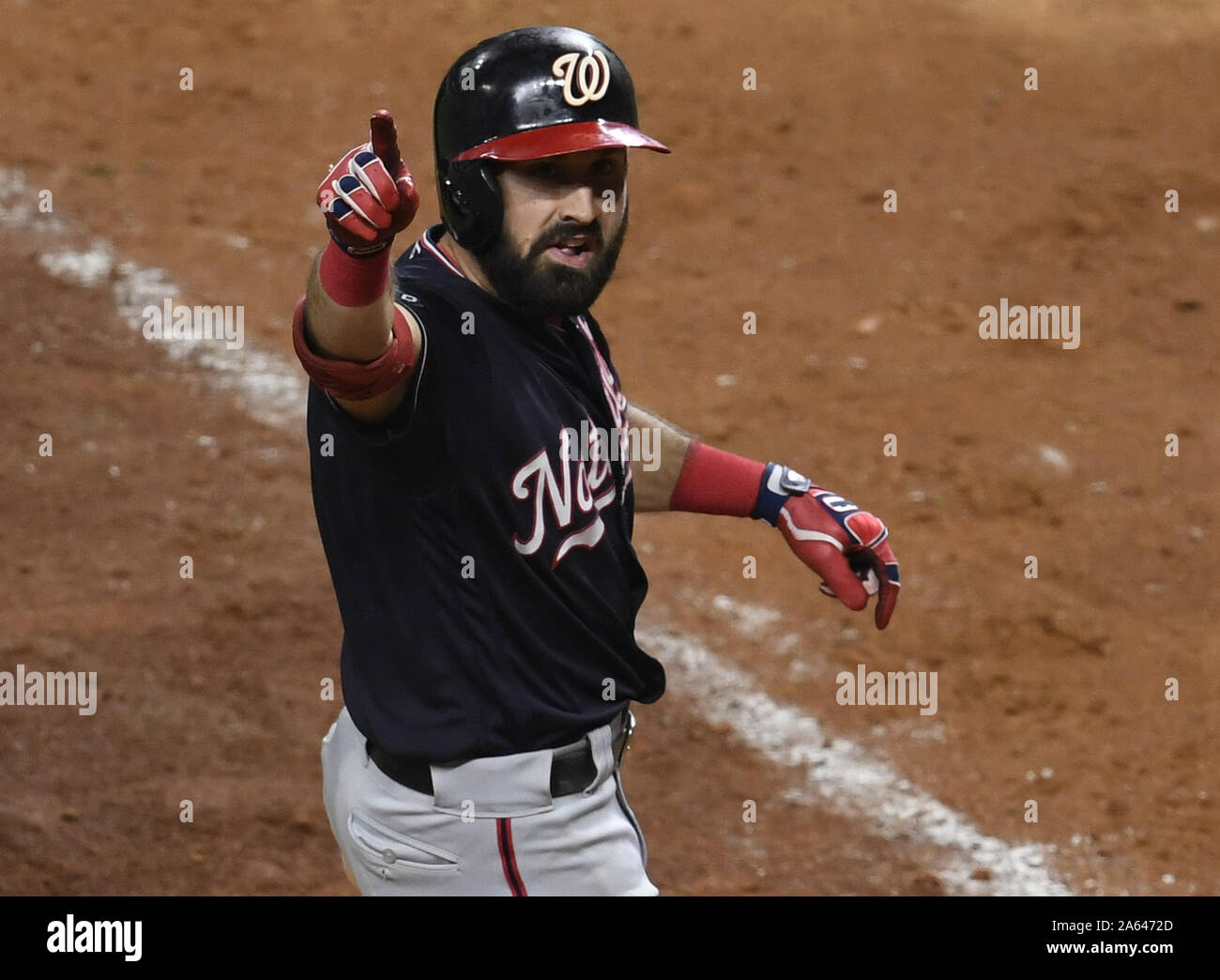 Houston, USA. 23 Okt, 2019. Washington Angehörigen Adam Eaton Punkte ...