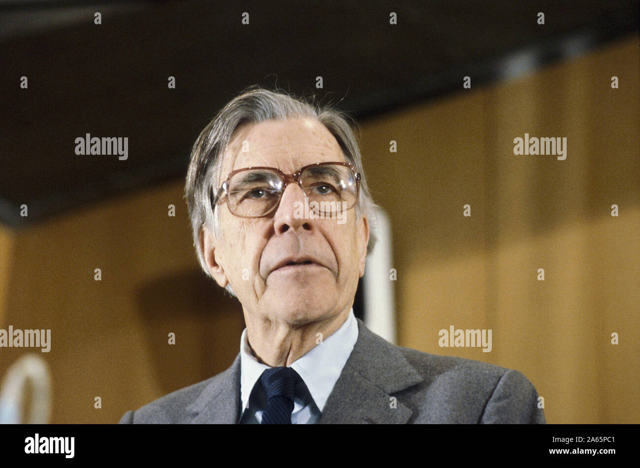 Ken galbraith -Fotos und -Bildmaterial in hoher Auflösung – Alamy