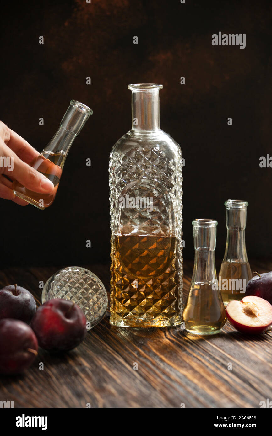 Serbische Rakija Stockfotos und -bilder Kaufen - Alamy
