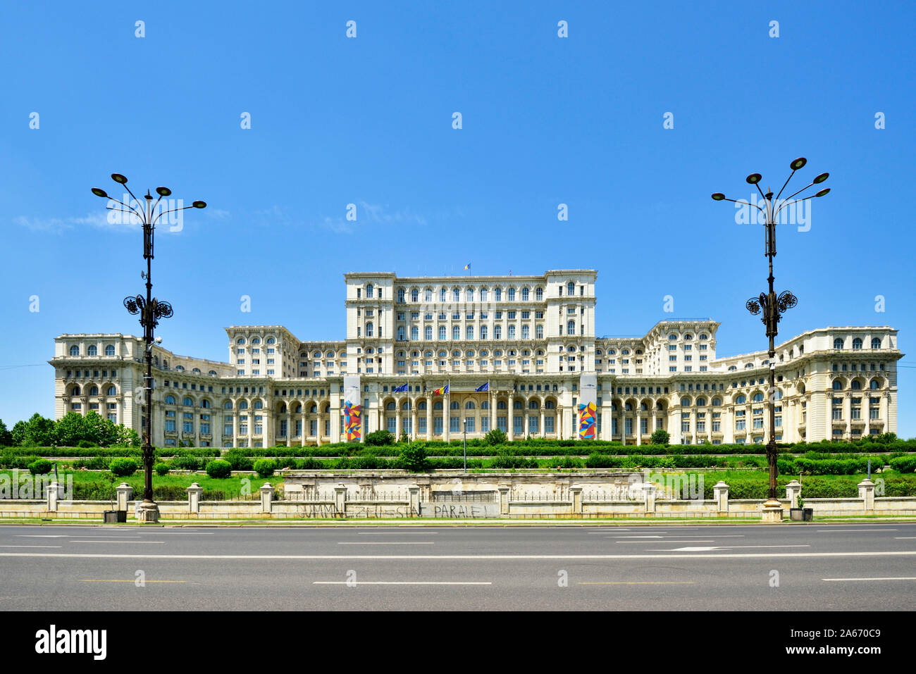 Nicolae ceausescu palast -Fotos und -Bildmaterial in hoher Auflösung ...