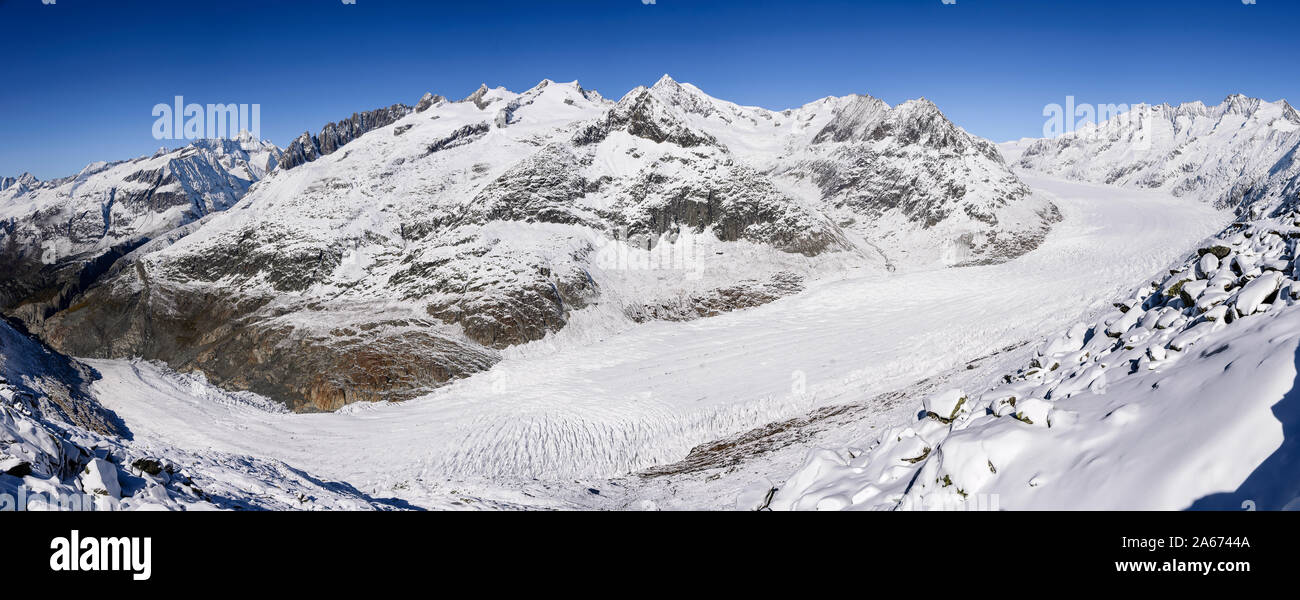 Der Grosse Aletschgletscher, Aletscharena in den Berner Alpen, Wallis ...