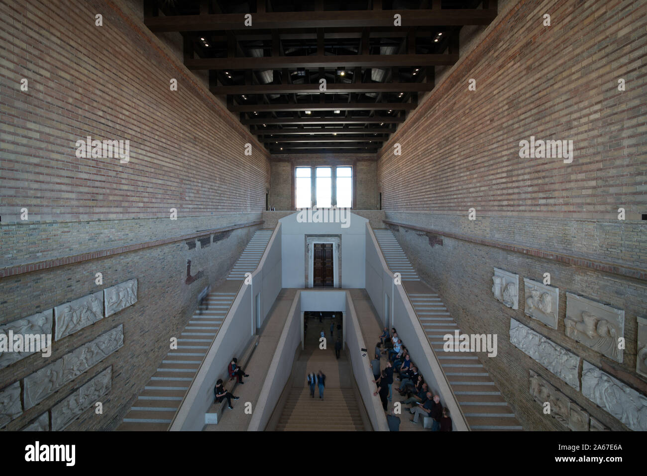 Interior pergamon museum berlin germany -Fotos und -Bildmaterial in ...