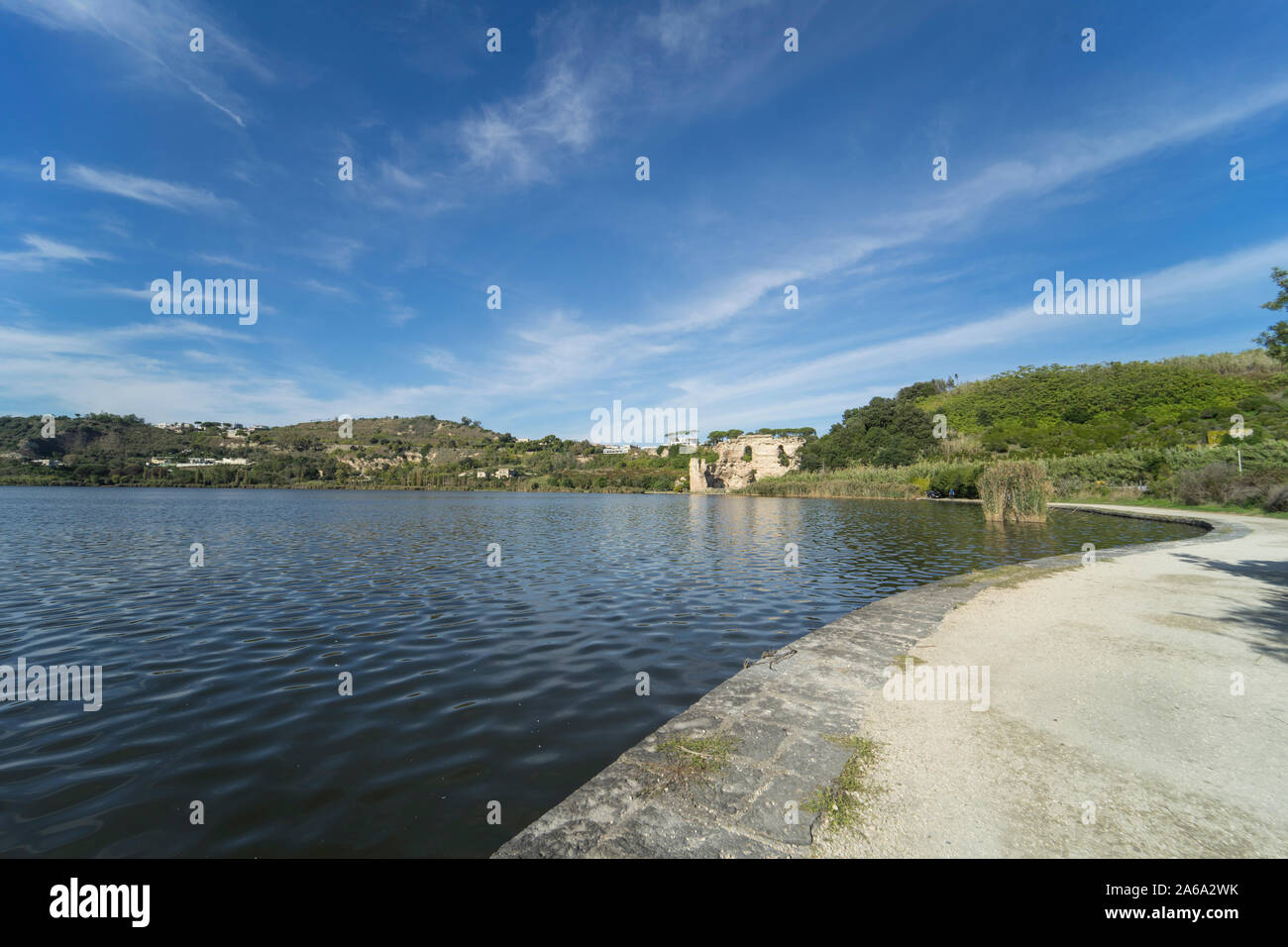 Lago avernus -Fotos und -Bildmaterial in hoher Auflösung – Alamy