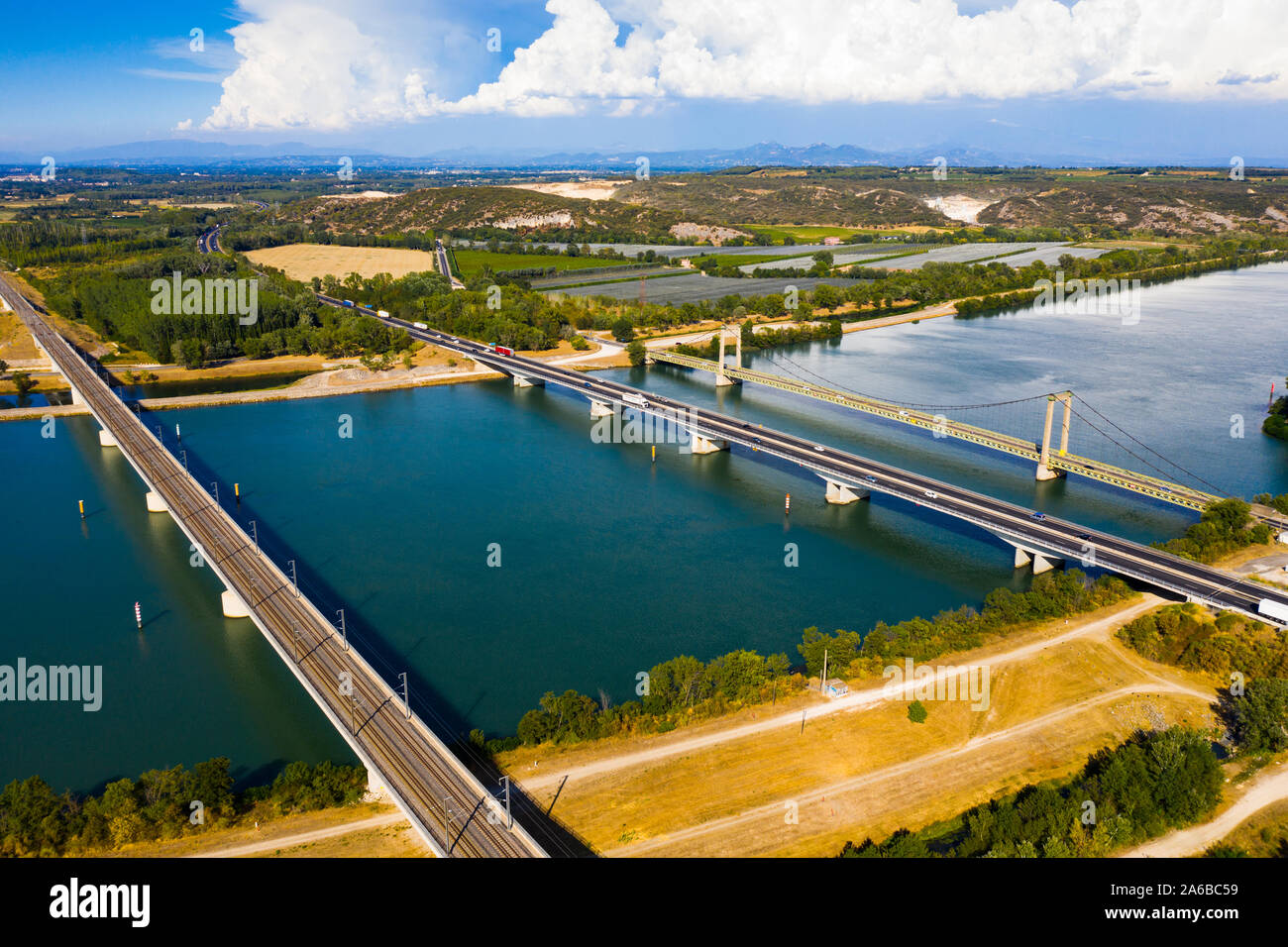 Viaduc de roquemaure -Fotos und -Bildmaterial in hoher Auflösung – Alamy