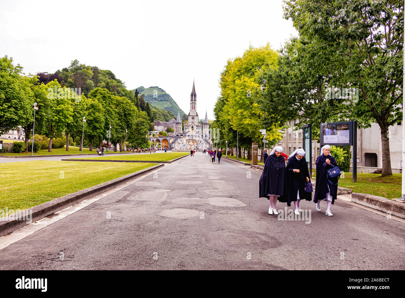 Notre dame du rosaire -Fotos und -Bildmaterial in hoher Auflösung – Alamy