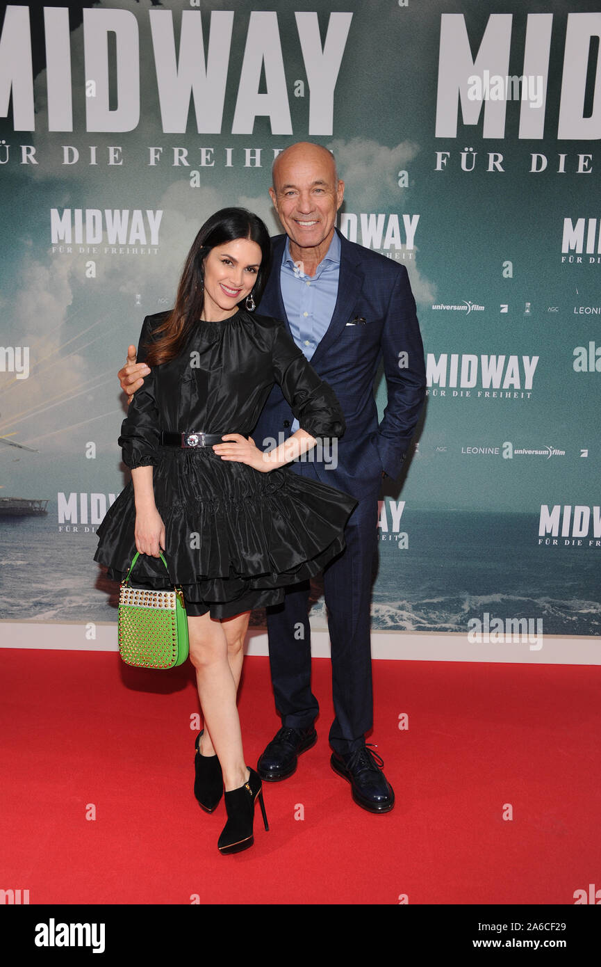 München, Deutschland. 24 Okt, 2019. Der Schauspieler Heiner Lauterbach und seine Frau Viktoria ...