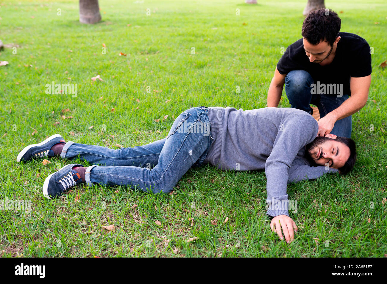 Erste Hilfe Notfall CPR-rcp auf Herzinfarkt Mann, kardiopulmonale ...