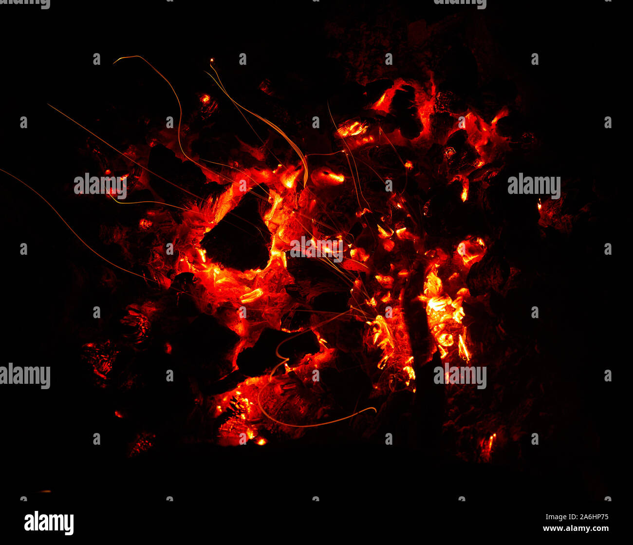 Heiße kohlen -Fotos und -Bildmaterial in hoher Auflösung – Alamy