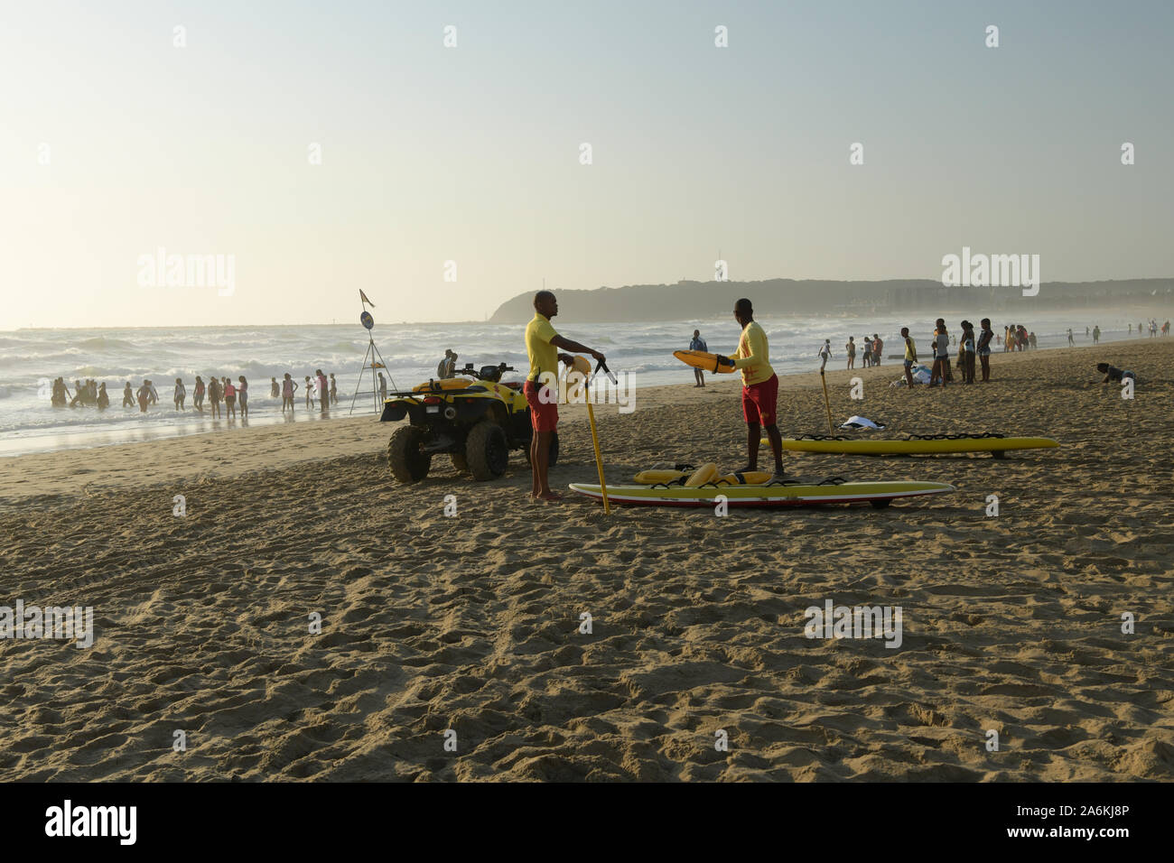 Lebensrettungsfahrzeug Surfen Stockfotos und -bilder Kaufen - Alamy