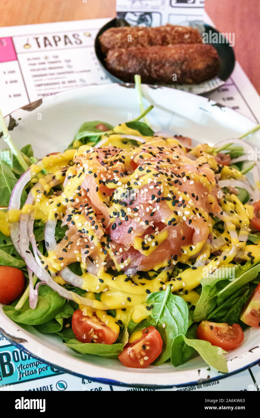Teller mit spanischem essen -Fotos und -Bildmaterial in hoher Auflösung ...