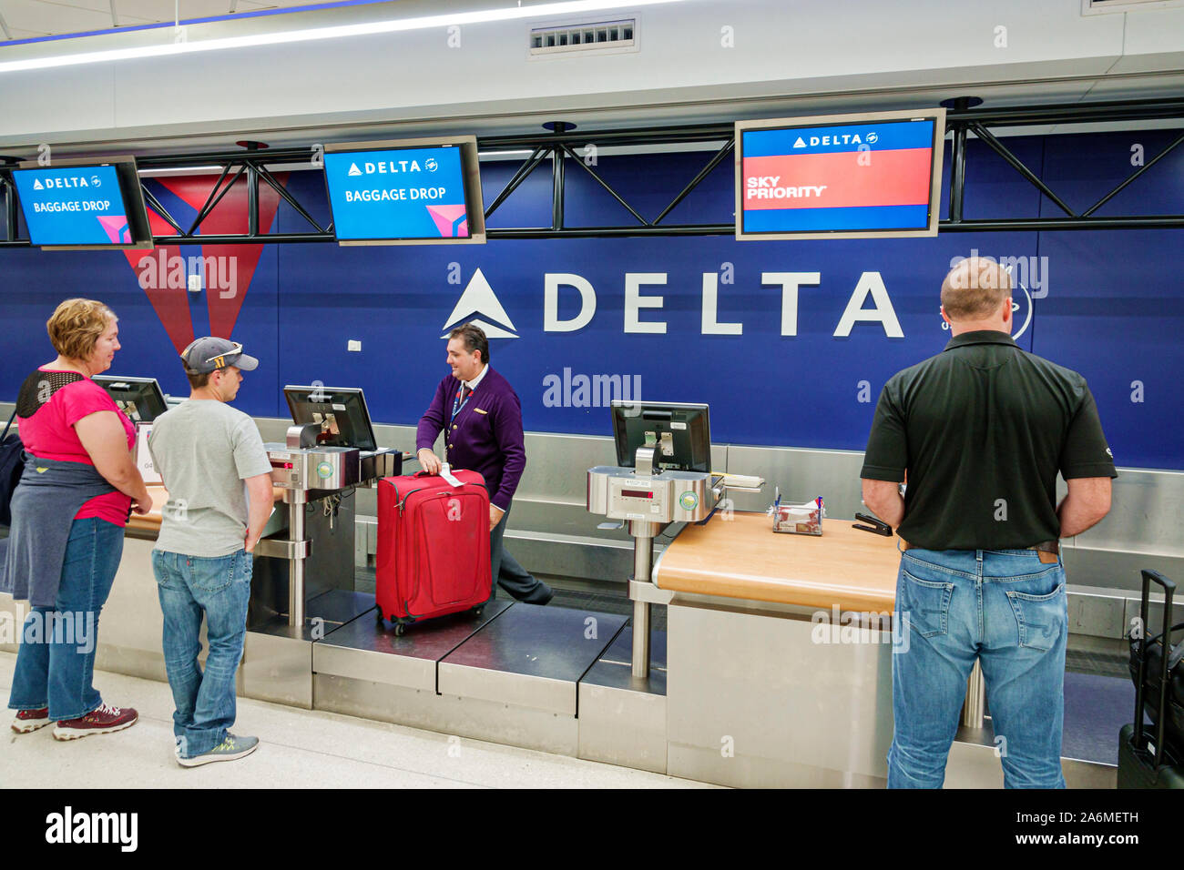 American airlines ticketschalter -Fotos und -Bildmaterial in hoher Auflösung – Alamy
