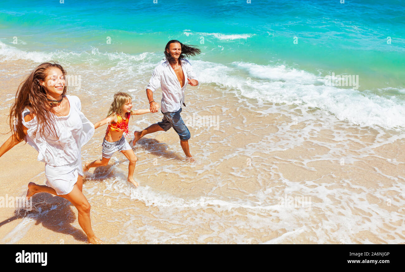 Kinder Springen Ins Meer Stockfotos und -bilder Kaufen - Alamy