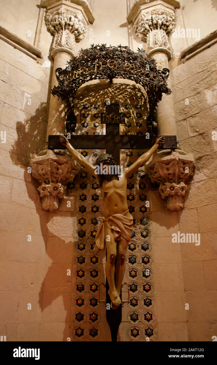 Jesus auf kreuz sagrada familia -Fotos und -Bildmaterial in hoher Auflösung – Alamy