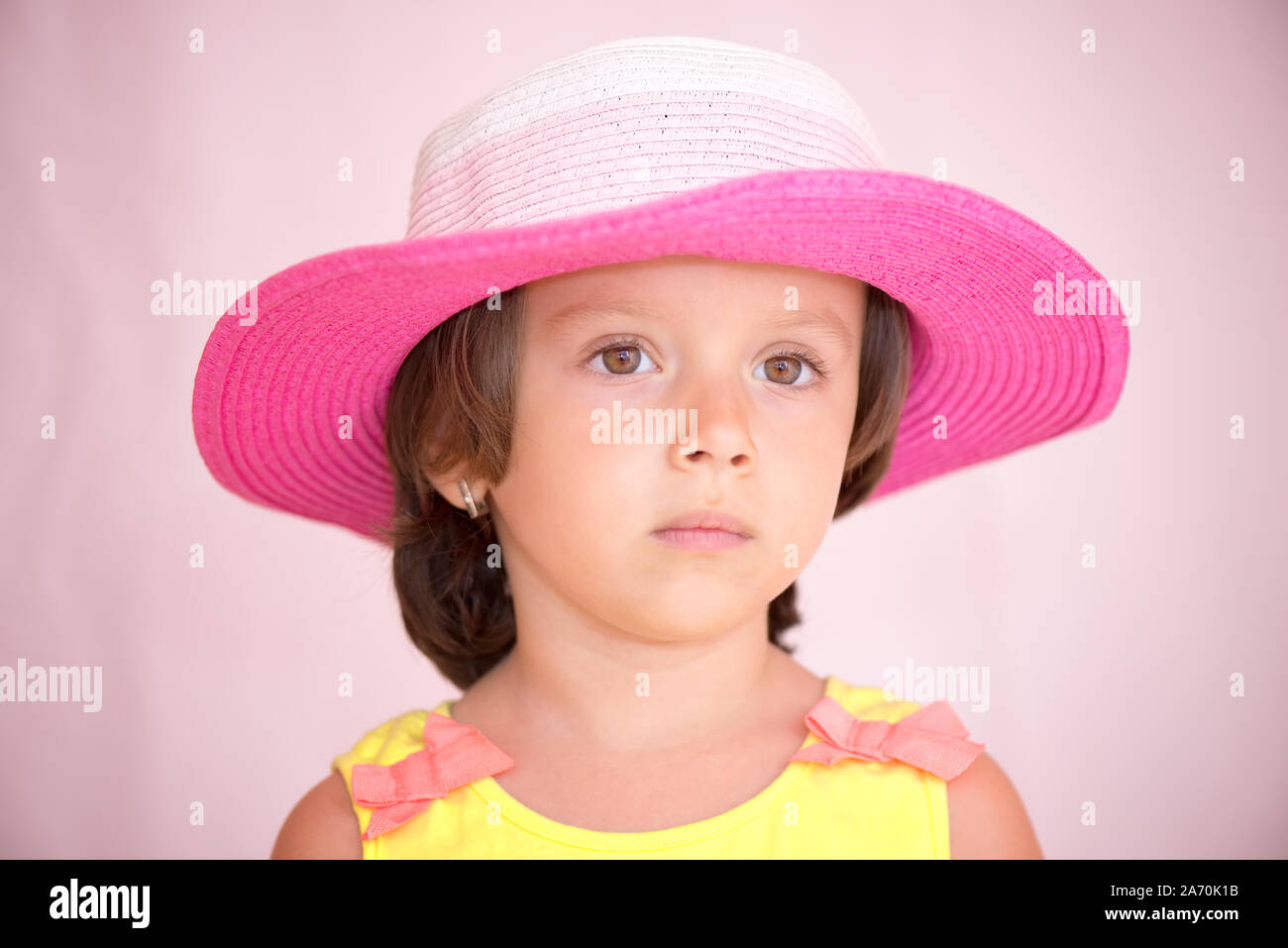 Rosa hut -Fotos und -Bildmaterial in hoher Auflösung – Alamy