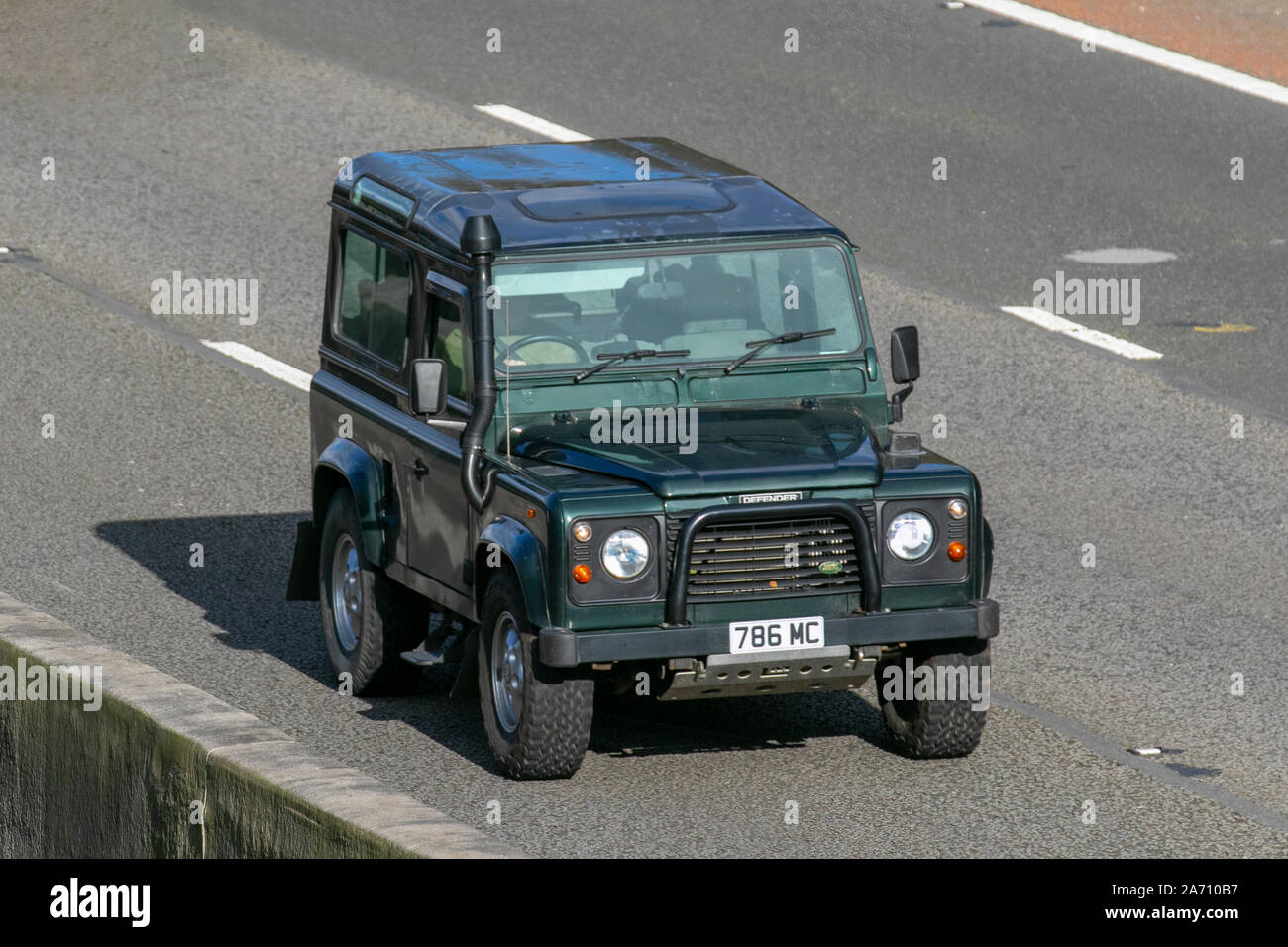 Land rover 90 verteidiger grafschaft sw tdi -Fotos und -Bildmaterial in ...
