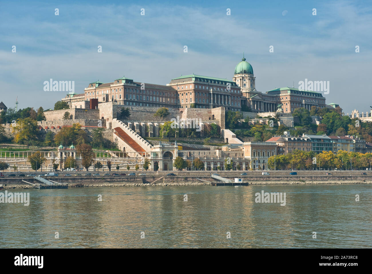 Budaer burg mittelalterlicher komplex -Fotos und -Bildmaterial in hoher ...