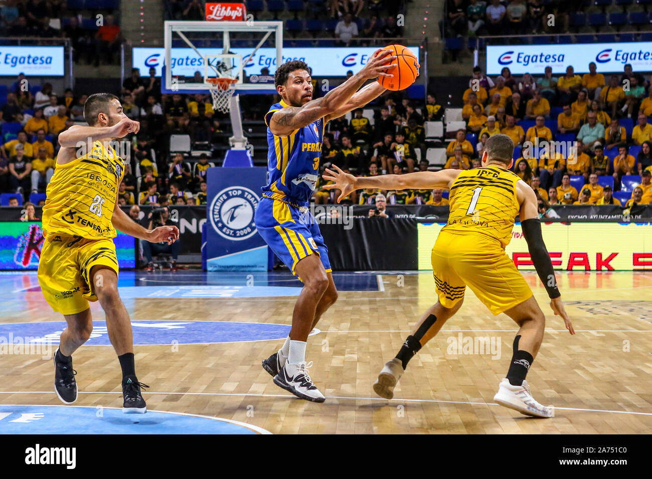 Vassilis xanthopoulos peristeri bc in aktion -Fotos und -Bildmaterial ...